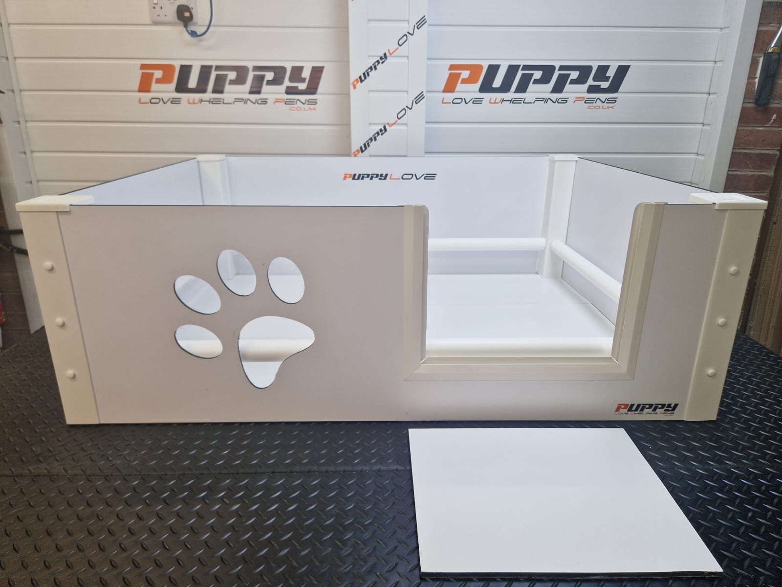 Puppy Love Whelping Pens | The Dogs Paw – Perspex Viewing Window